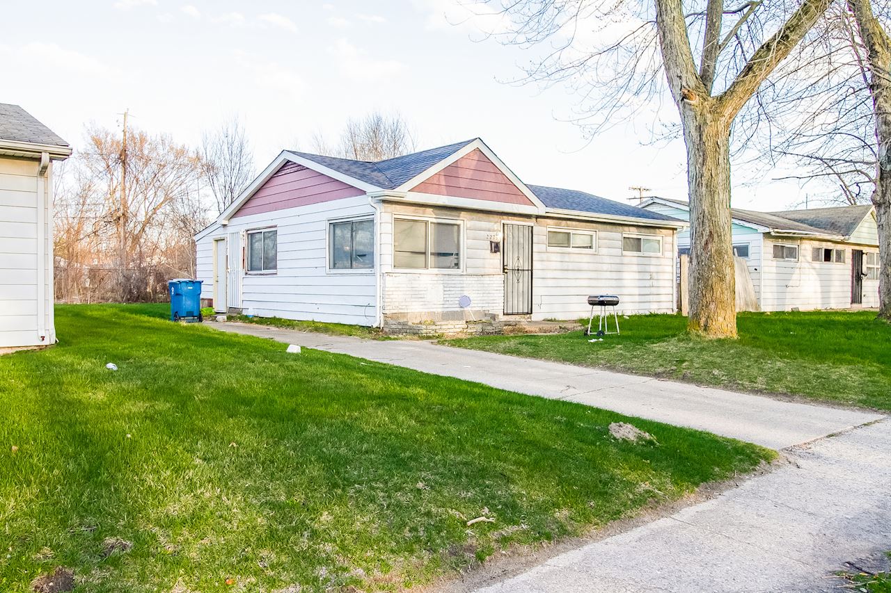 2273 Clark Rd-Gary-46404, Lake